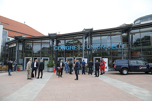 „Performing while Transforming“ - EEK